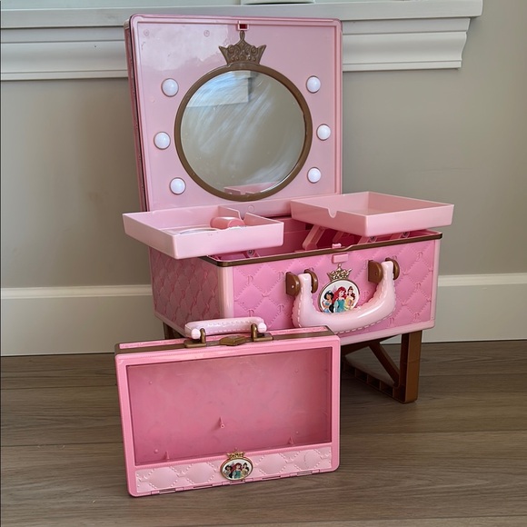 Disney | Toys | Disney Princess Style Collection Travel Vanity With ...